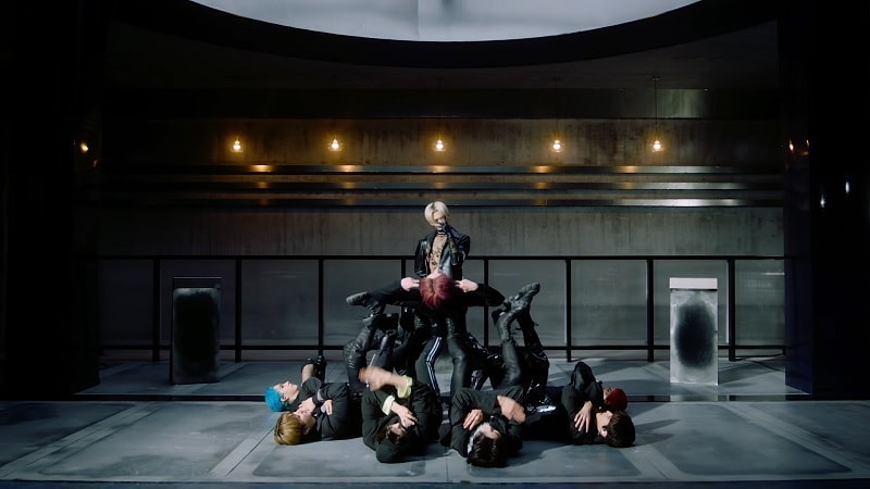 Who Choreographs Stray Kids' Song Performances?